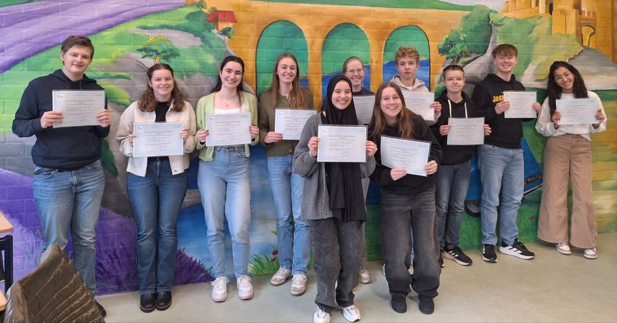 Trots op onze DELF-diplômés van het CLV! - CLV